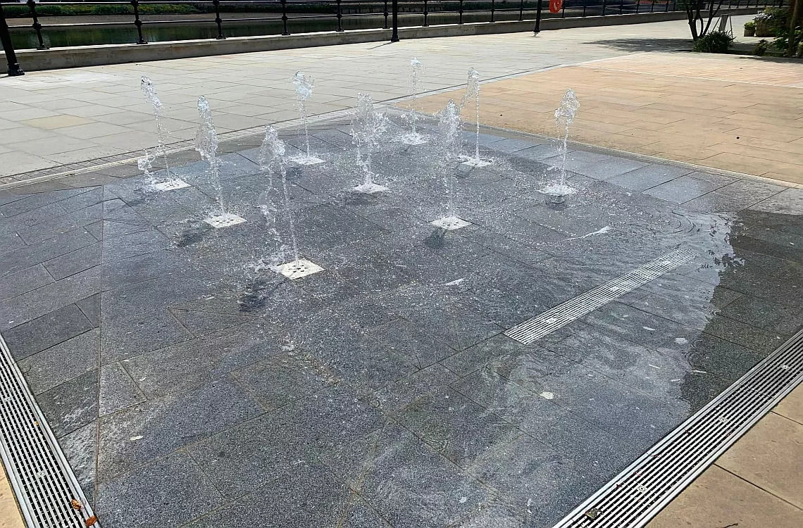 Images for 9-jet plaza water feature for urban environment - Fulham