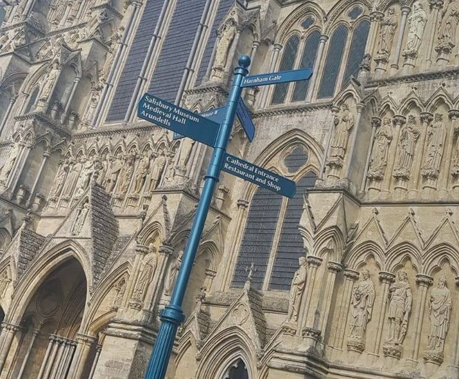 Pedestrian fingerpost and wayfinding signage | Leander Architectural