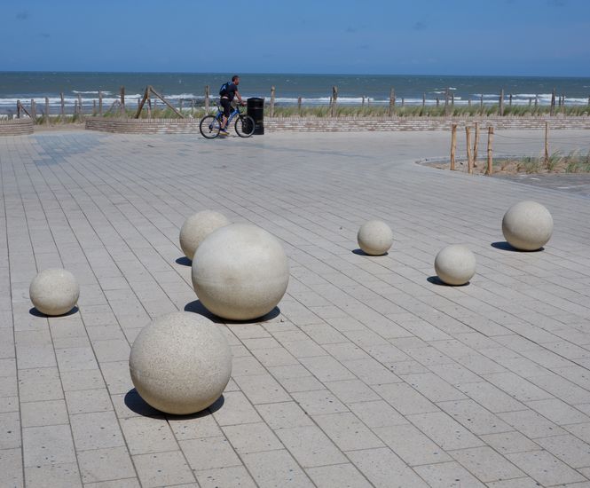 Bollard Round - concrete sphere bollard | URBASTYLE®