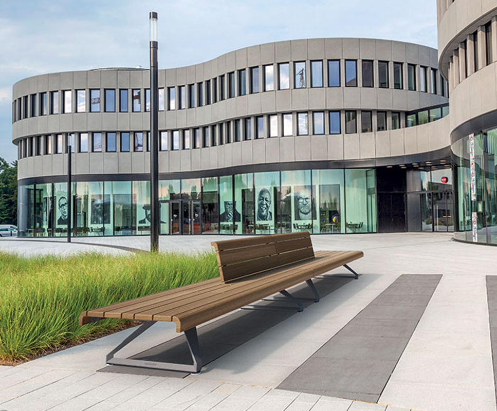 Air-Port - modular curved and linear freestanding bench system | Images