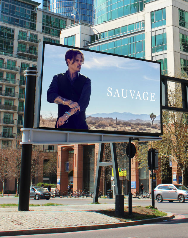 Large-format LED advertising displays for JCDecaux | Images