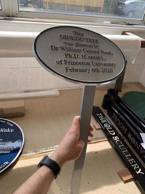 Custom aluminium cast plaques & signs | Images
