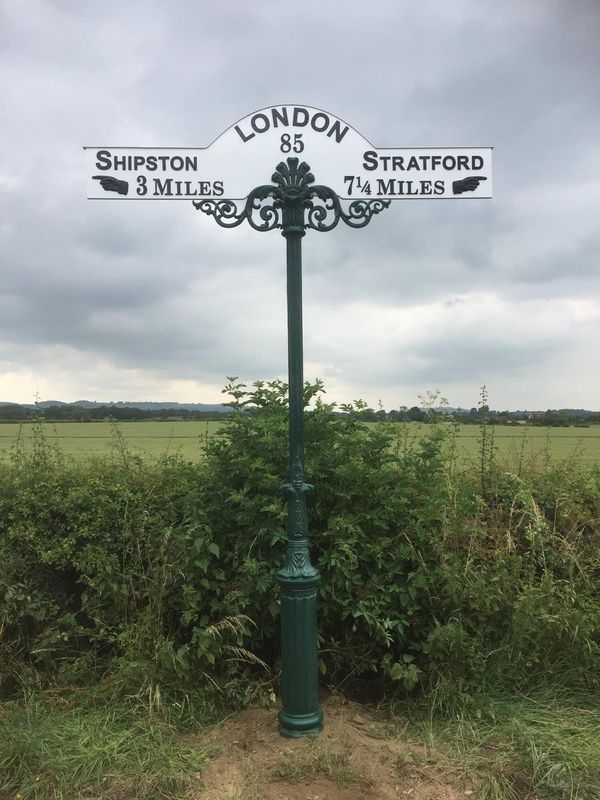 Pedestrian fingerpost and wayfinding signage | Images