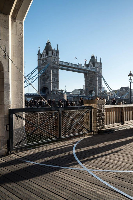 Wire mesh raven enclosure and balustrade infill - Tower of London | Images
