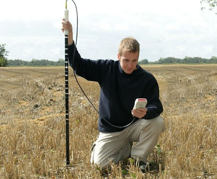 PR2 - soil moisture profile probe, analogue version | Delta-T Devices ...