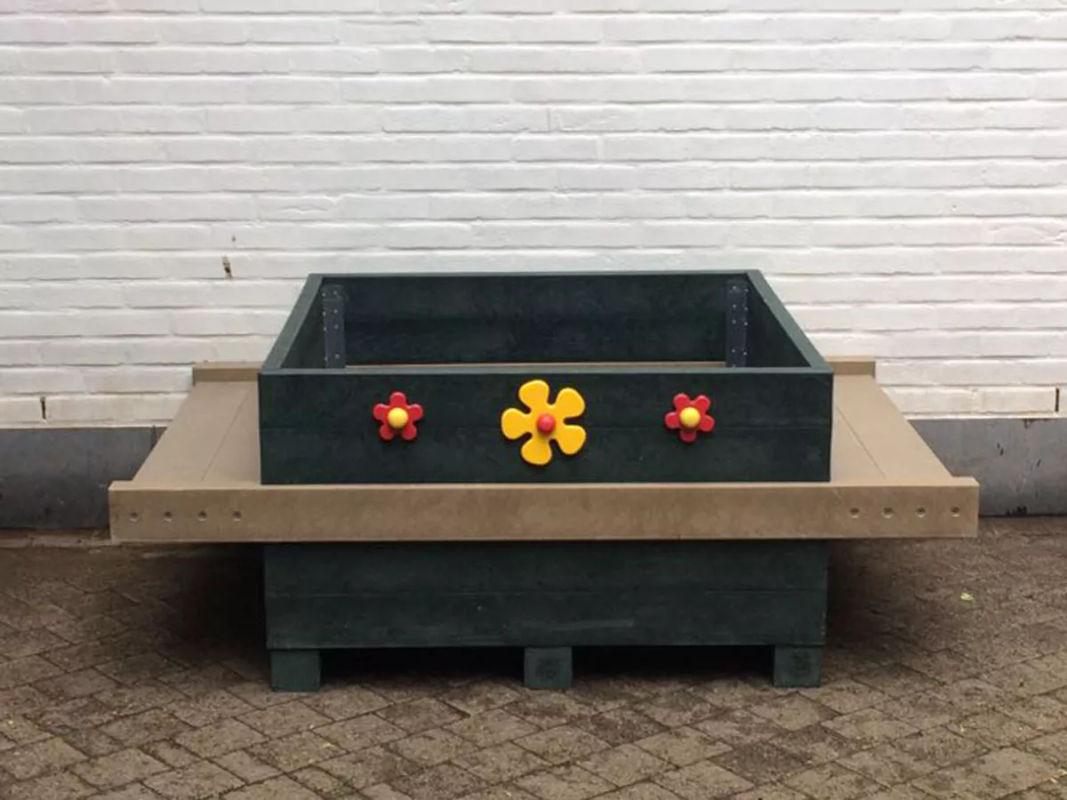 Planter Bench for children, recycled plastic | Images