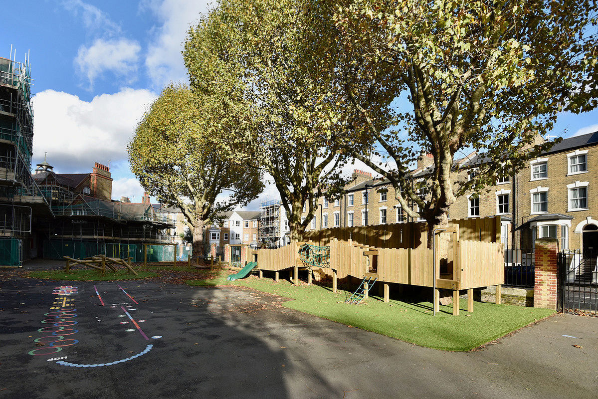 Design and build of tree house and timber trail for school | Images