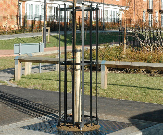 Poplar Mild Steel Tree Guard | Broxap