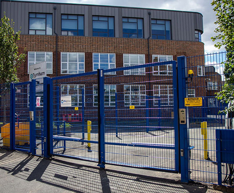 Euroguard swing and sliding mesh gates | Images