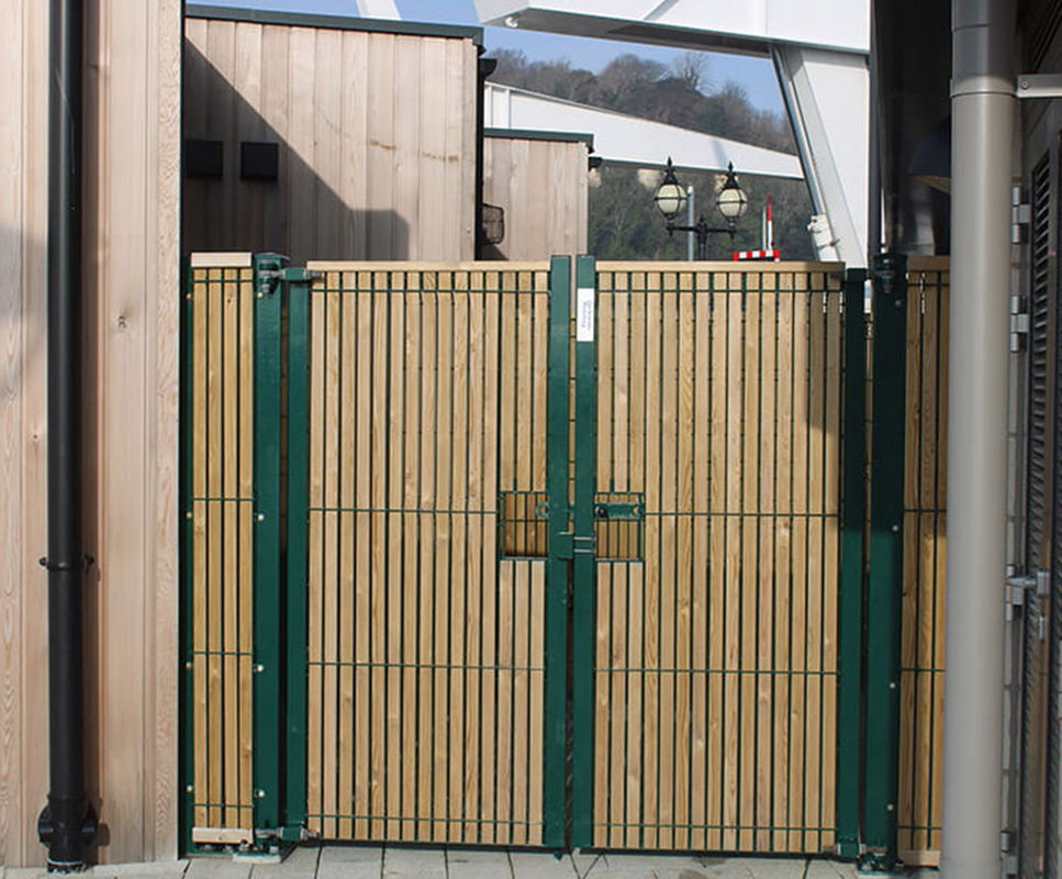 Euroguard swing and sliding mesh gates | Images