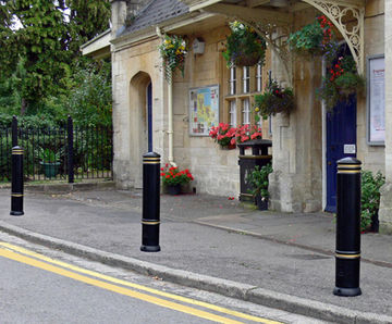 Reflective bollards | EXTERNAL WORKS