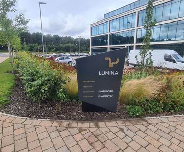 Identity signs | EXTERNAL WORKS