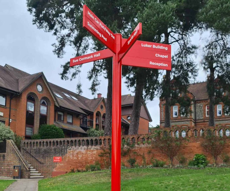 Waypoint - adjustable aluminium fingerpost system | Images