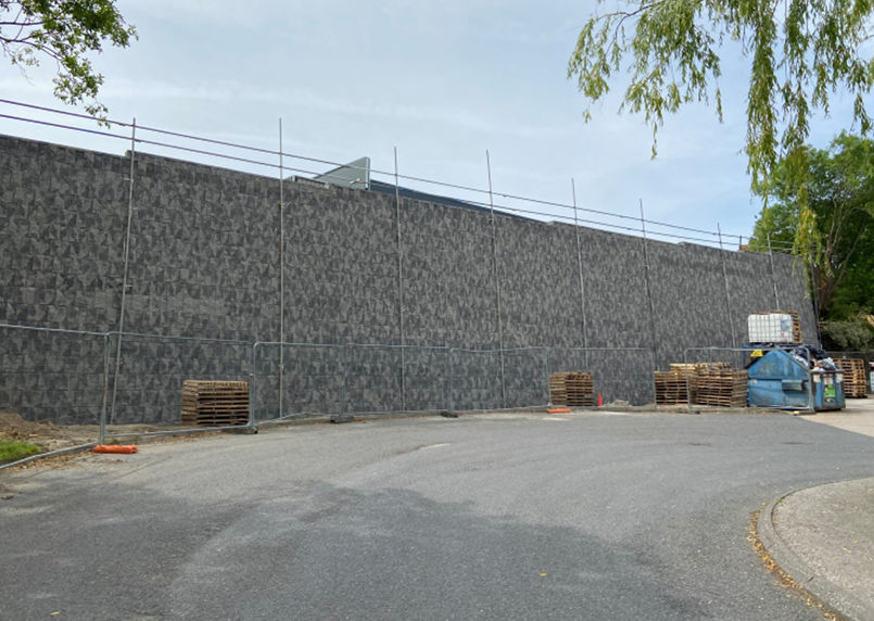 Retaining wall - Ainley Industrial Estate | Images