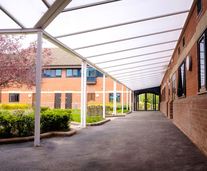 Simplicity 35 aluminium canopy shelter with polycarbonate roof | Zenith ...