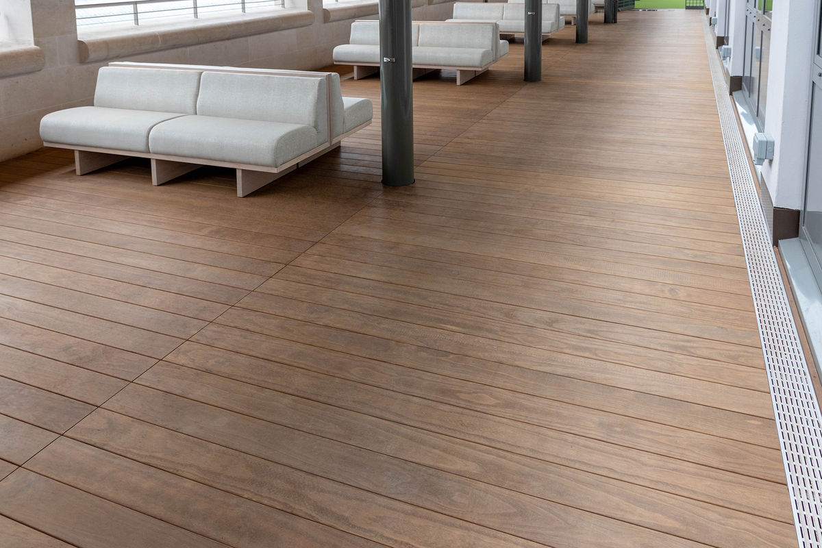 Grad hidden fix decking system | Images