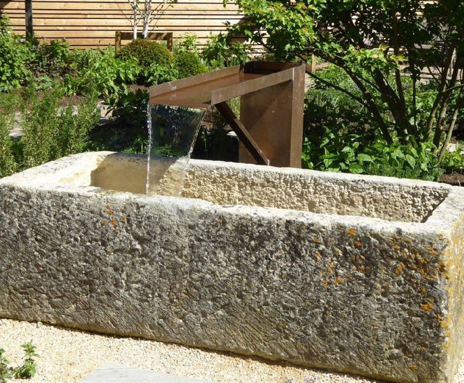 Bespoke copper, stainless steel and zinc water rills | Metal Gutta