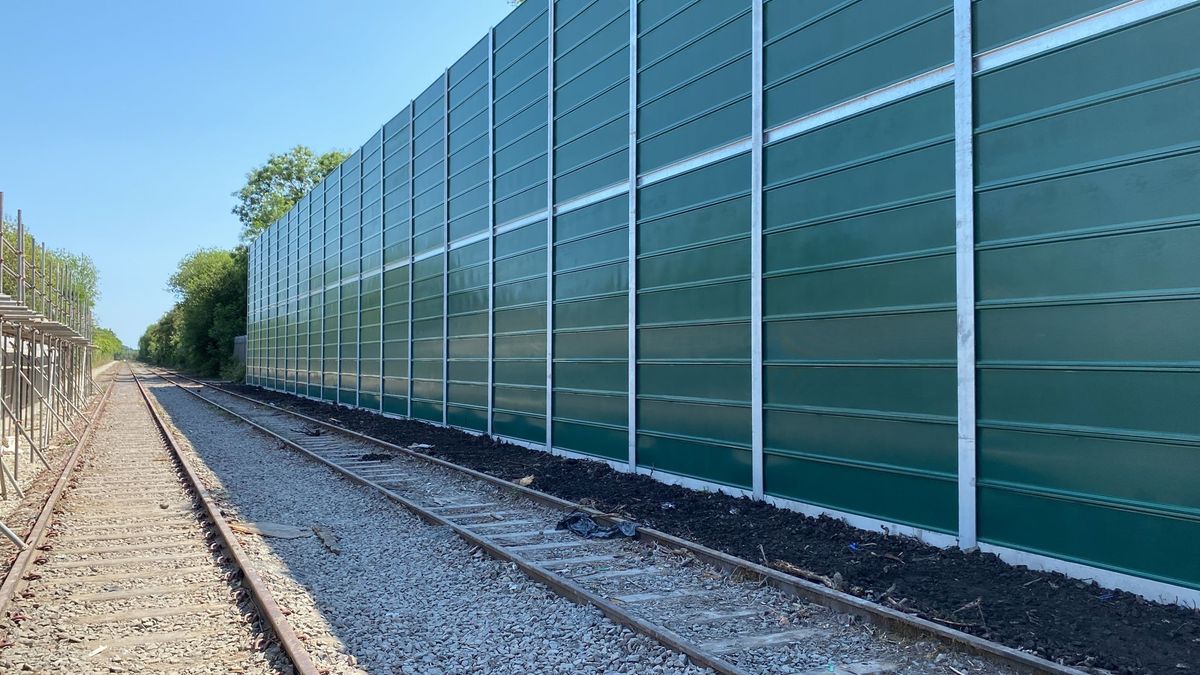 METASoundBlok - lightweight steel absorptive acoustic barrier panels ...