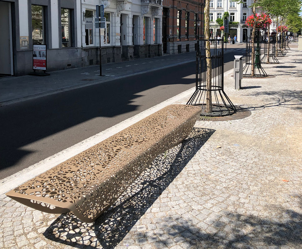 OSSO contemporary mild steel bench | Images