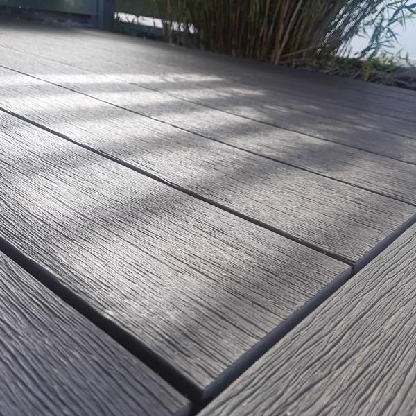 Fiberdeck composite wood-effect decking | Images