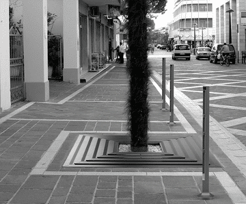 Square tree grilles | EXTERNAL WORKS