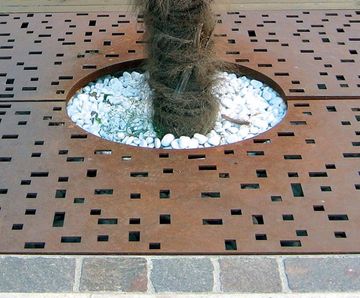 Square tree grilles | EXTERNAL WORKS