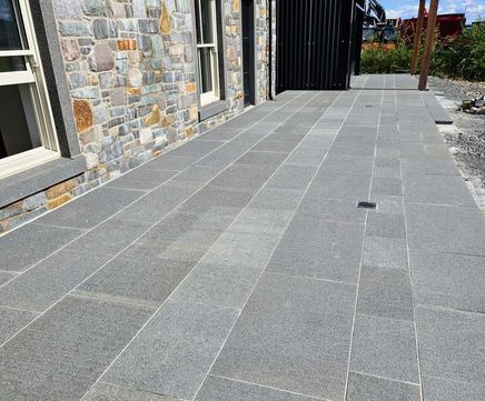 Scottish Whinstone paving | Tradstocks