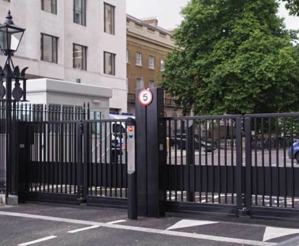 Steel pedestrian gates | Centrewire