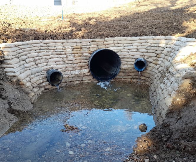 Concrete-filled bagwork for headwalls | SoluForm