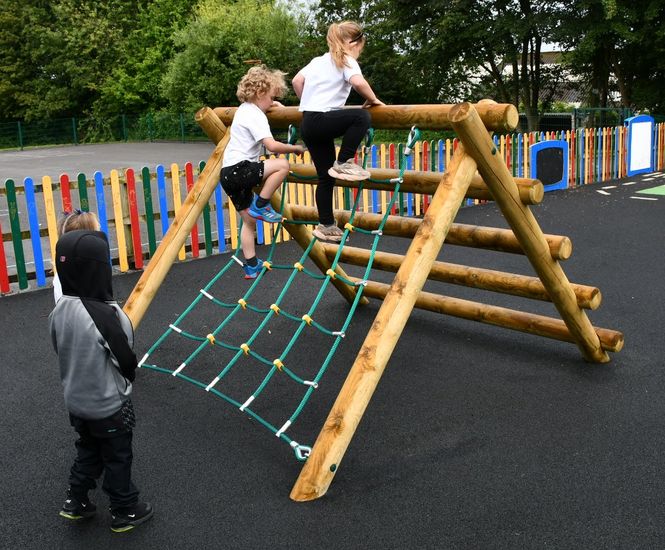 Scramble Net Log Climber - 1.5m | Sovereign Play