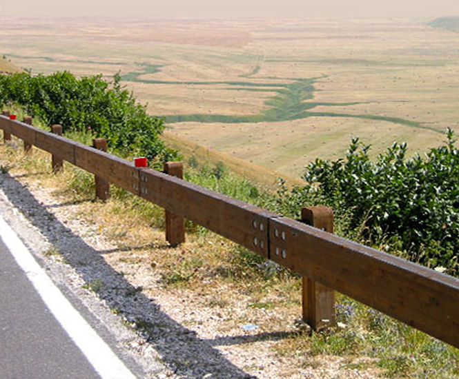 N2BL-01 natural timber-clad safety barrier system (N2-rated) | Urban ...