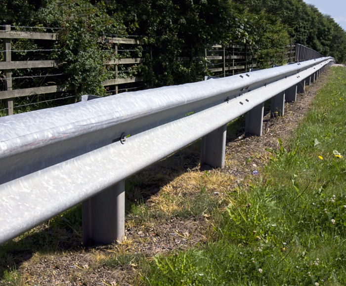 Armco crash barriers | Images