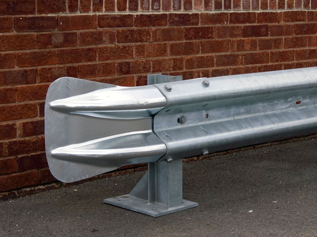Armco crash barriers | Images