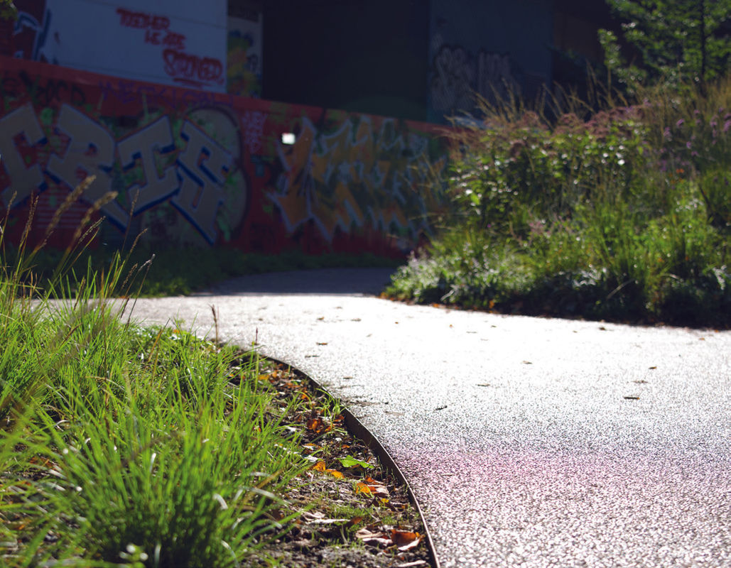 CORE DATUM EDGE heavy-duty landscape edging - Maxilla Gardens | Images