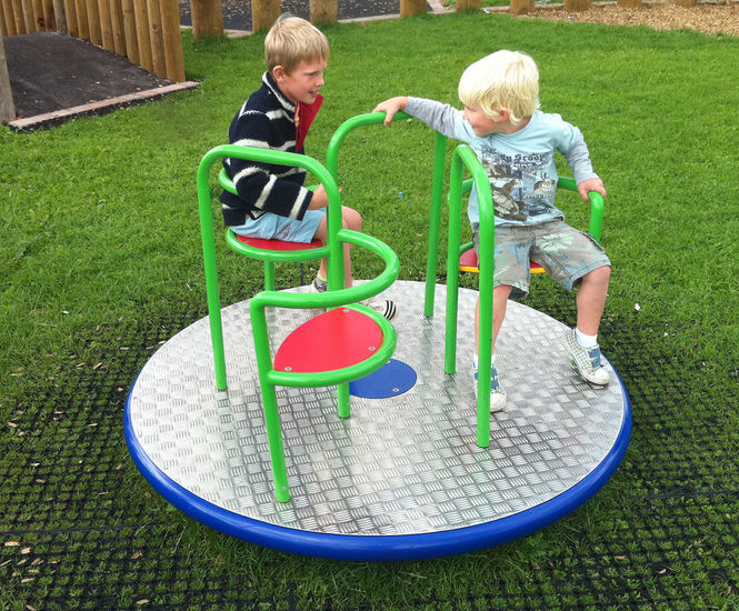 1.5m 3-seat inclusive roundabout | Massey & Harris