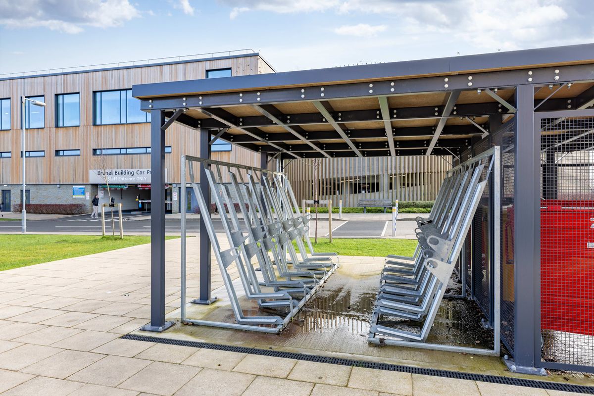 Hybrid Sedum Roof Cycle Shelter & Bin Store at Southmead Hospital | Images
