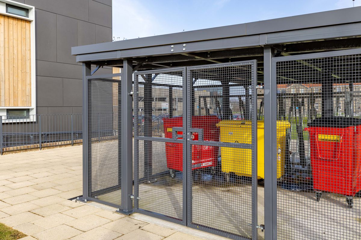 Hybrid Sedum Roof Cycle Shelter & Bin Store at Southmead Hospital | Images
