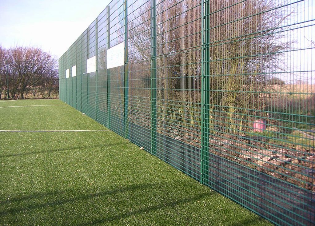 Urban Sports mesh fencing system for MUGA | Images