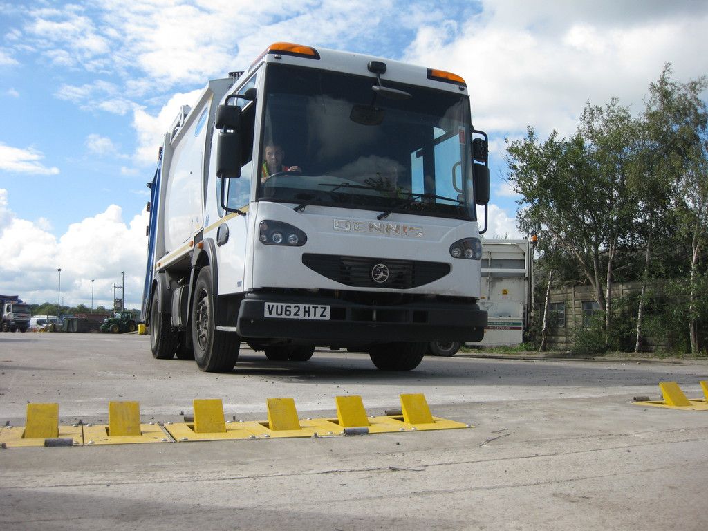 Alligator Jaws - traffic direction restrictors | Images