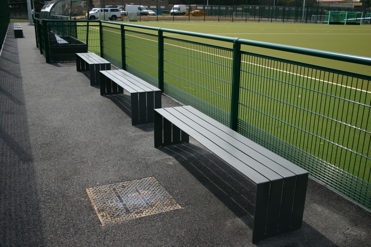 BLOC contemporary steel bench | Images