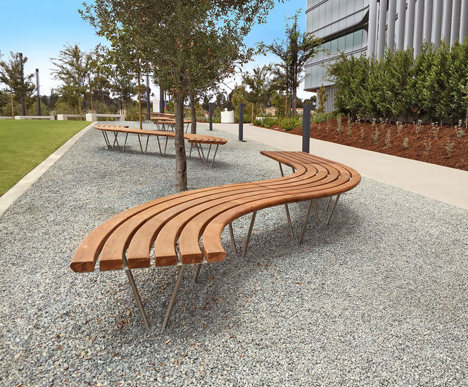 Sinu curved hardwood / stainless steel external seating | Factory Furniture
