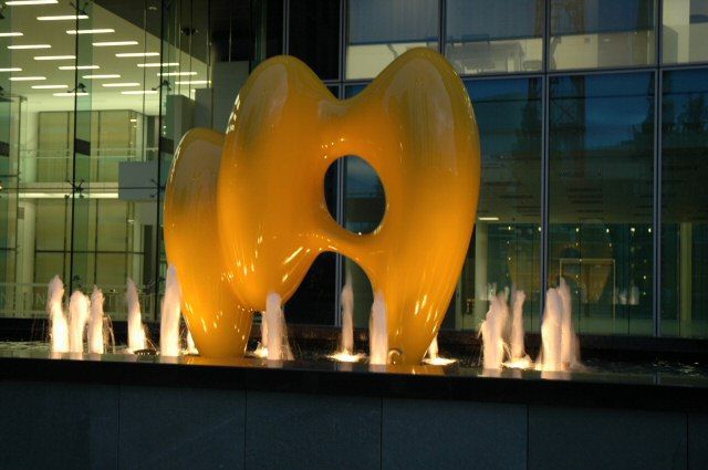 Sculptural water feature, Paddington Central, London | Images