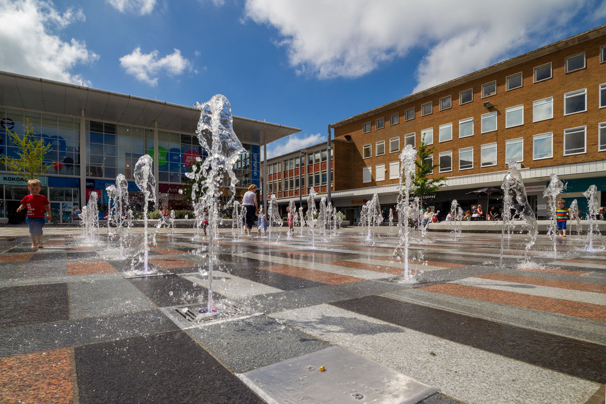 Images for Illuminated 50-jet dry plaza water feature - Crawley