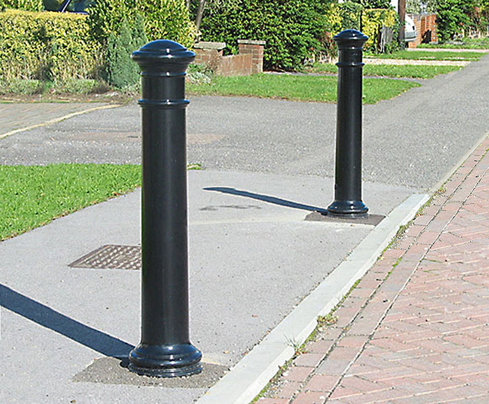 MAN536 Manchester cast iron bollard | Images