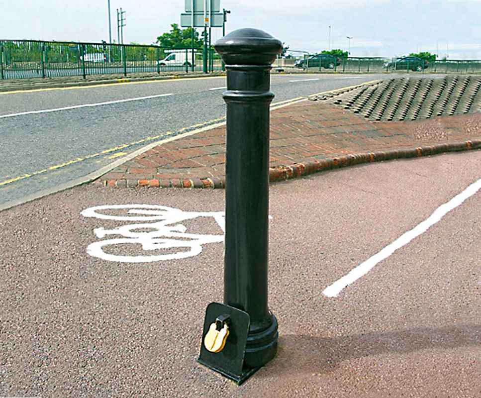 MAN536 Manchester cast iron bollard | Images