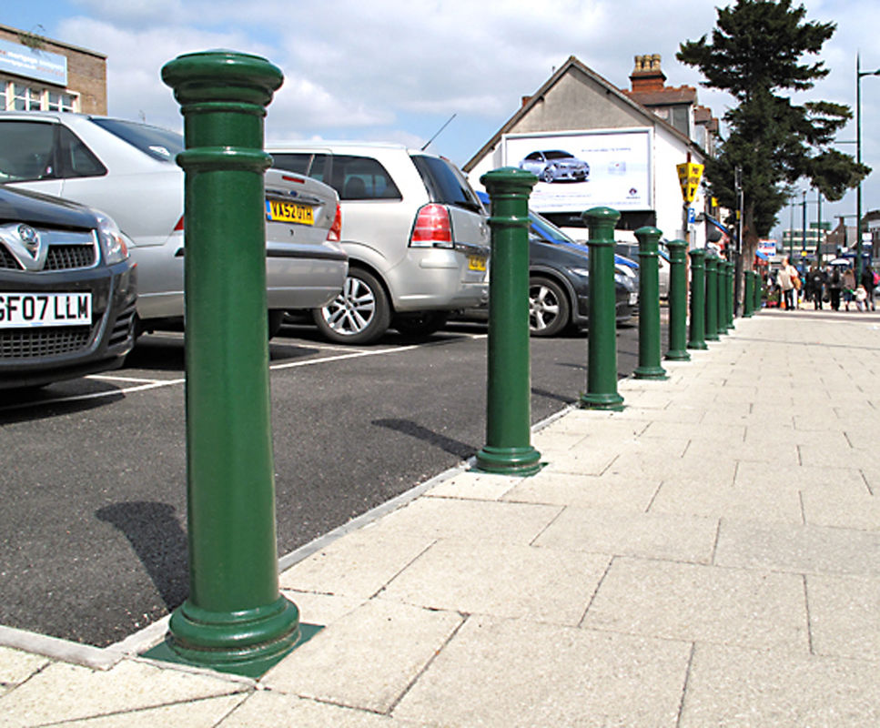 MAN536 Manchester cast iron bollard | Images