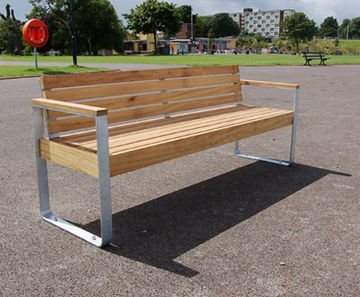 Outdoor benches | EXTERNAL WORKS