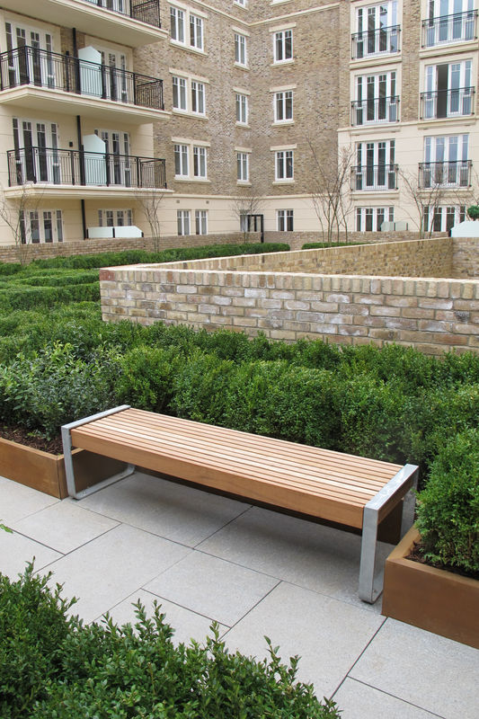 Elements seats supplied to courtyard at Hurlingham Walk | Images