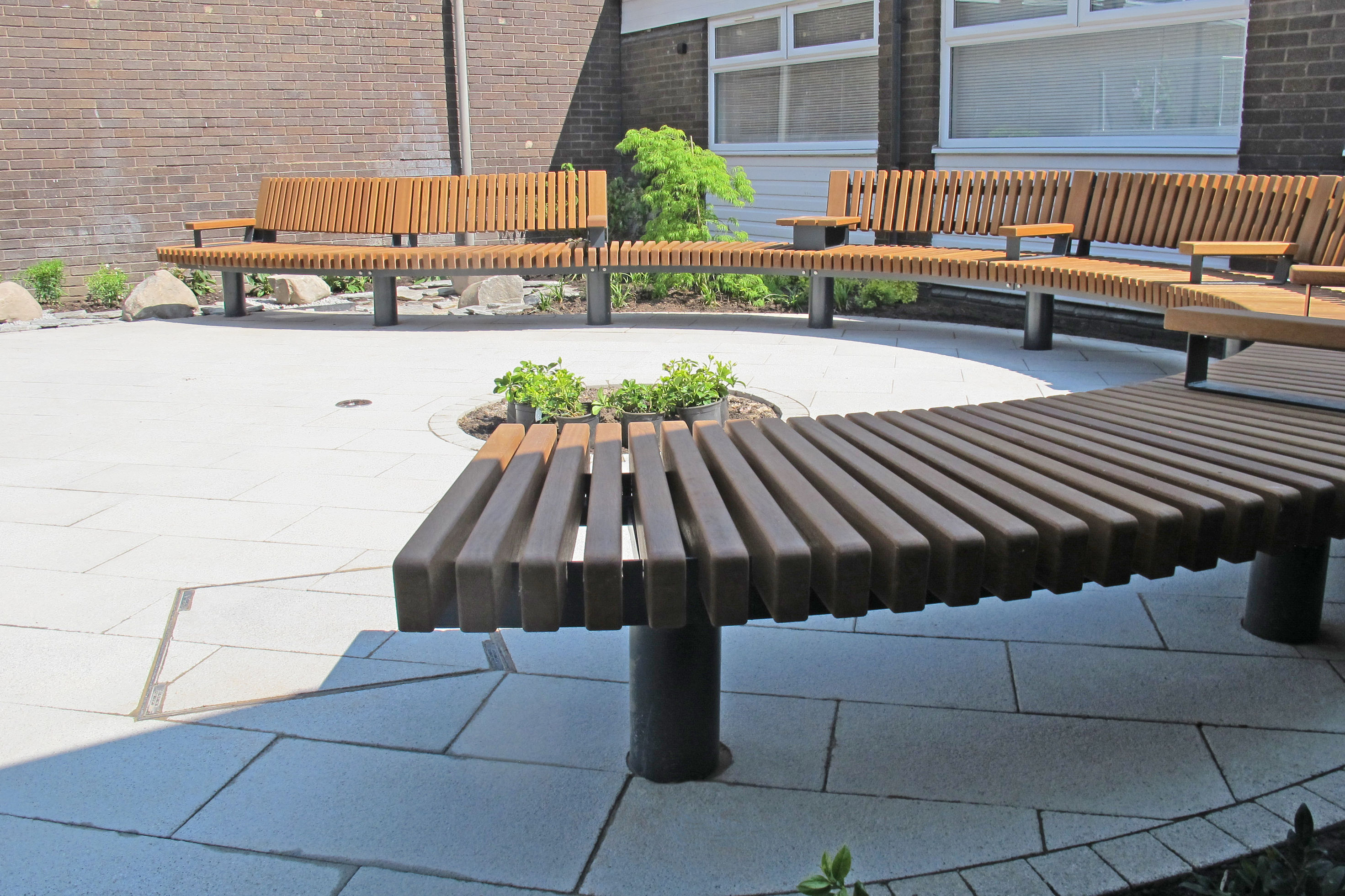 Modular seating for redeveloped campus courtyard | Furnitubes | ESI ...