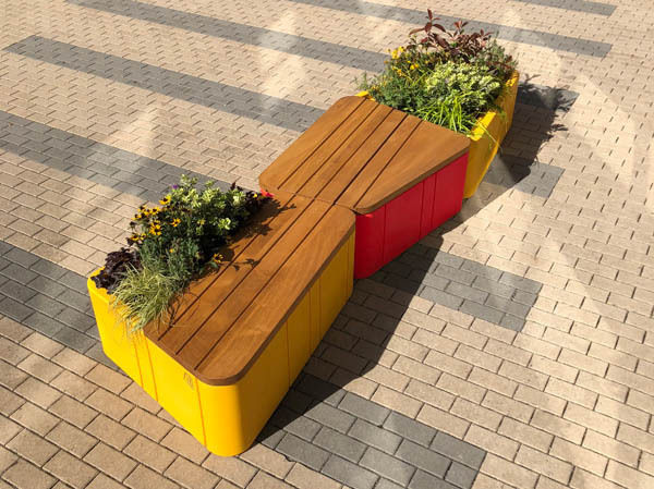 Uniun® combined seating and planter module | Images